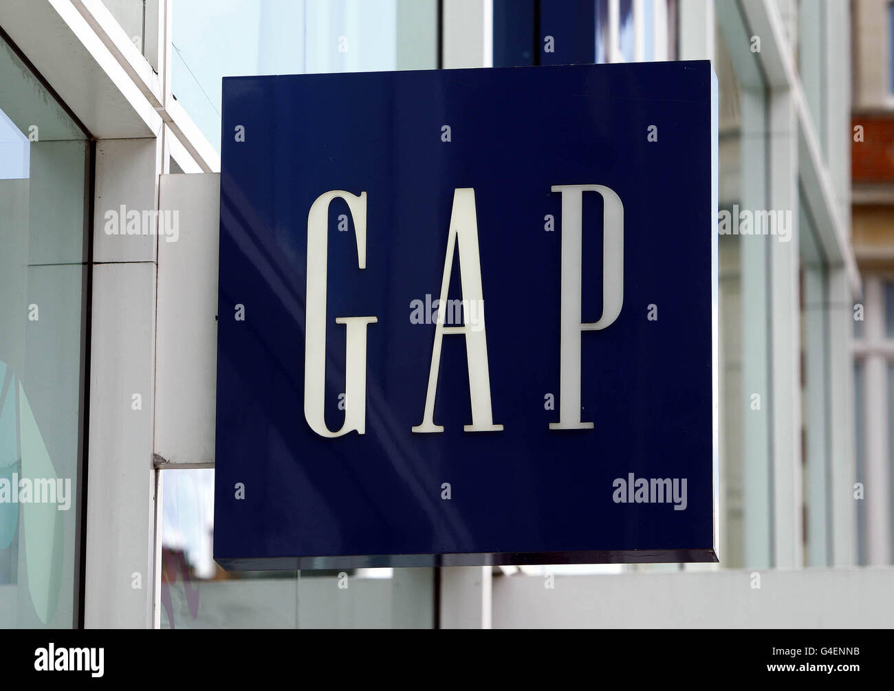 Stock Oxford Street. GAP shop in London's Oxford Street Stock Photo - Alamy