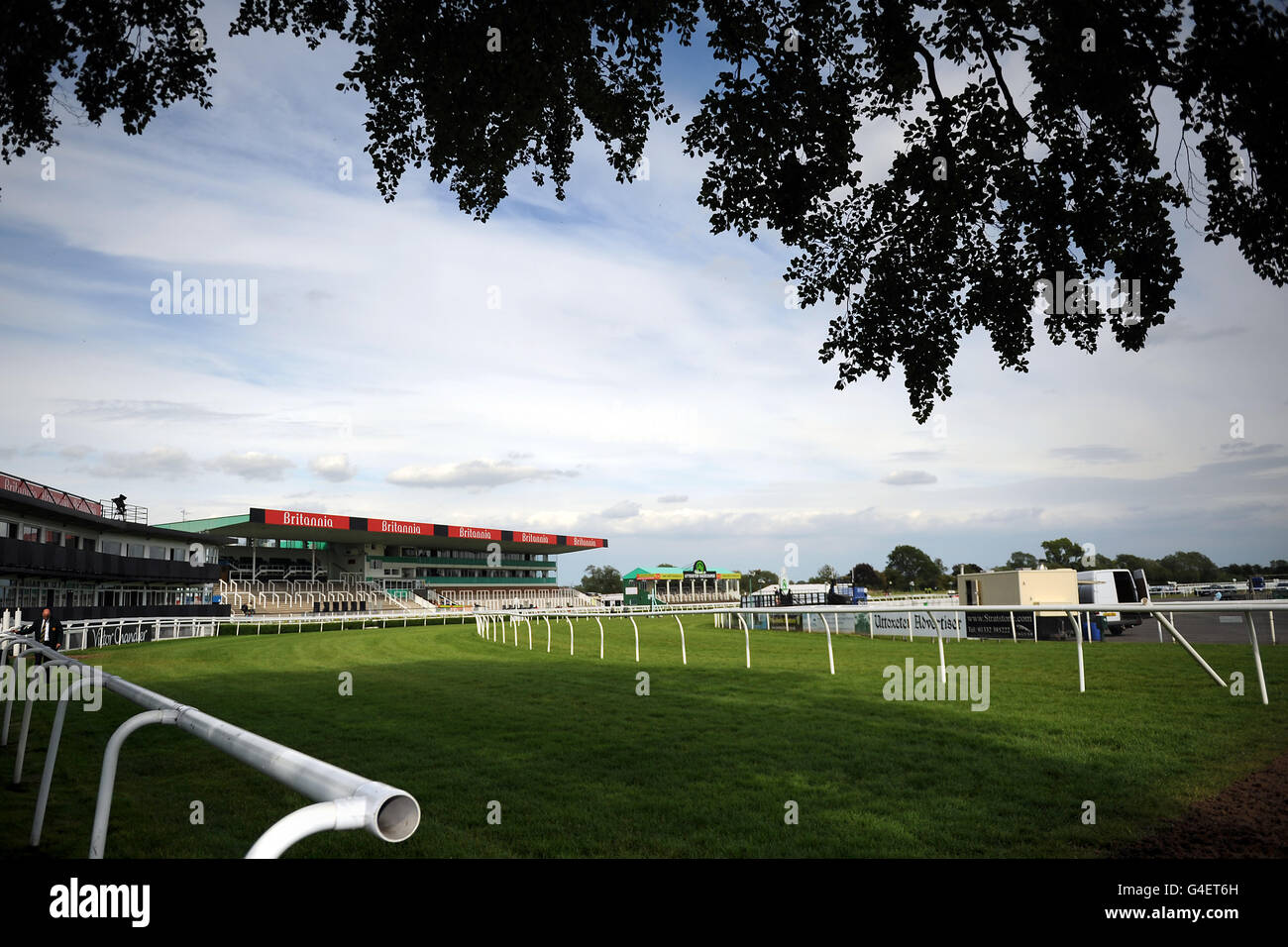 Uttoxeter racecourse hi-res stock photography and images - Alamy
