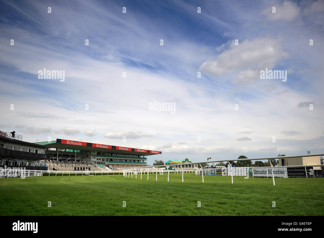 Uttoxeter racecourse hi-res stock photography and images - Alamy