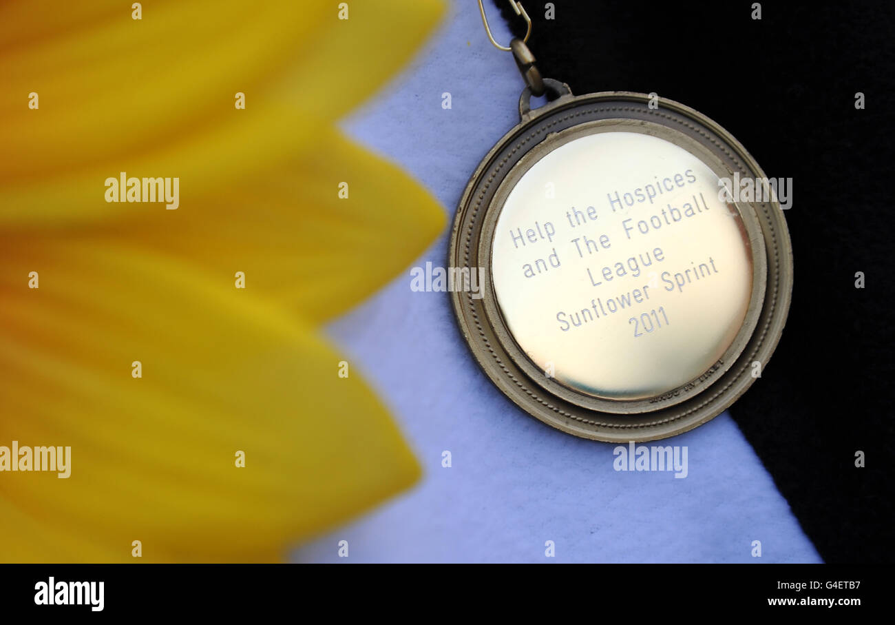 Notts county mascot hi-res stock photography and images - Alamy