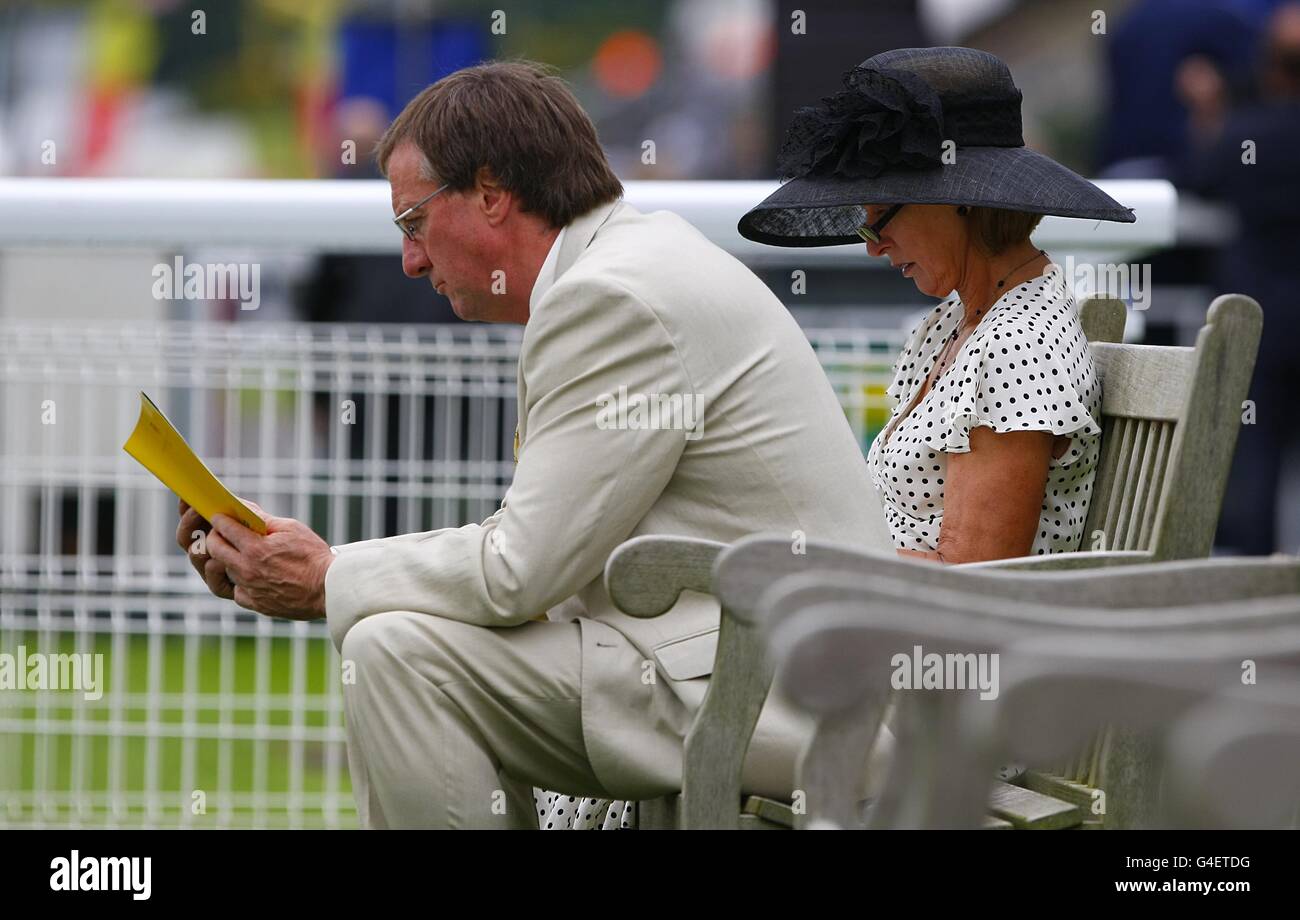 Spectators on the bench hi-res stock photography and images - Alamy