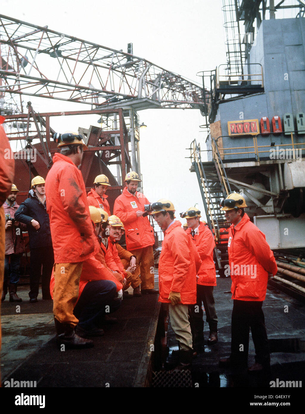 PA NEWS PHOTO 22/3/85 THE PRINCE OF WALES ON THE BP FORTIES BRAVO OIL ...