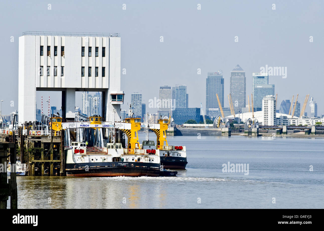 Ferry teenager dies in river fall hi-res stock photography and images ...