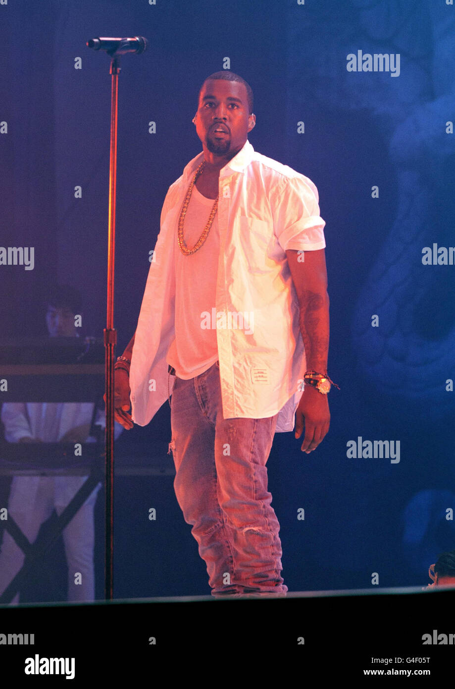 Kanye west performing on stage hi-res stock photography and images - Alamy