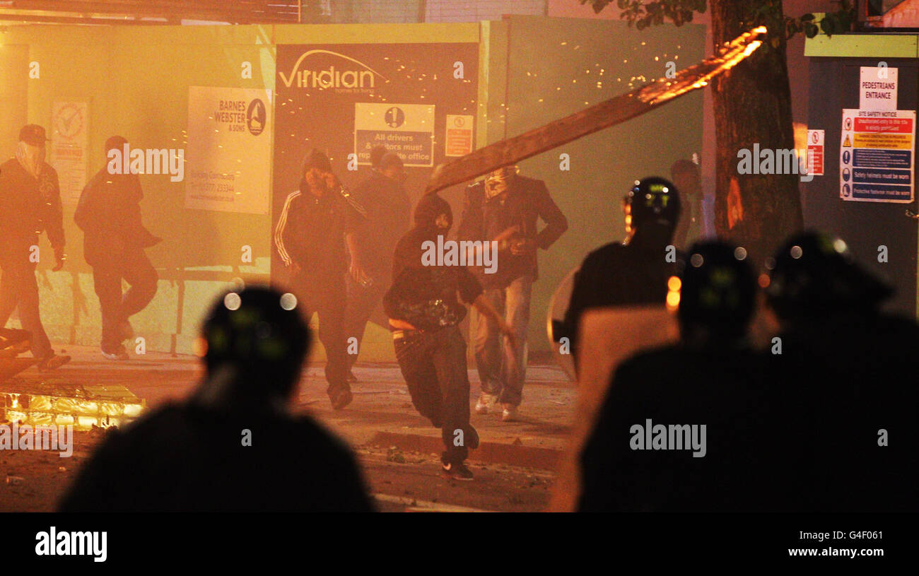 Police shooting gv riot riots rioting looting mangss hi-res stock ...
