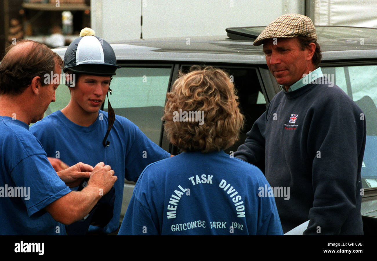 PA NEWS PHOTO 21/8/92 PETER PHILLIPS (2ND LEFT) OUT AND ABOUT WITH HIS ...