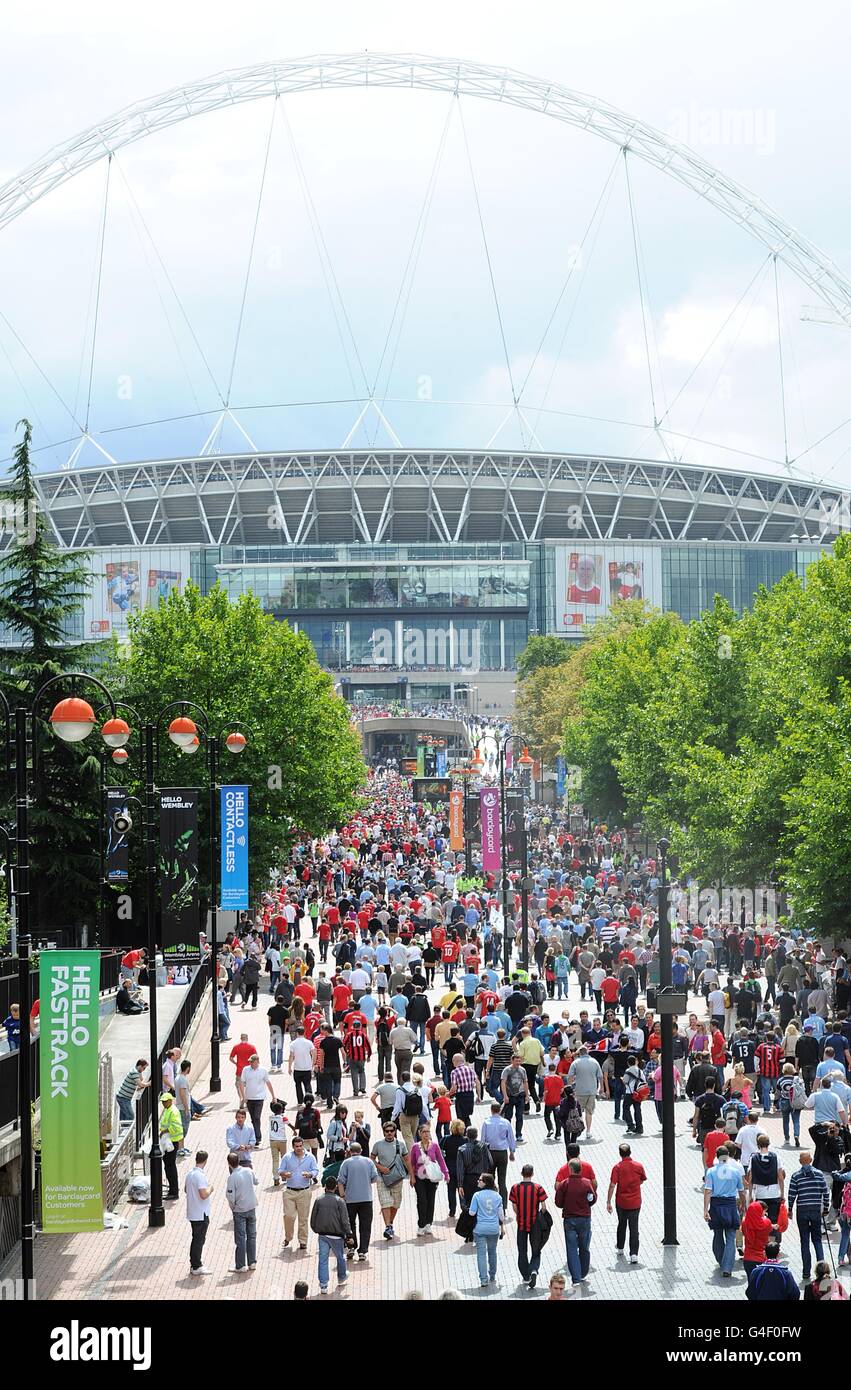 Community shield wembley view hi-res stock photography and images - Alamy