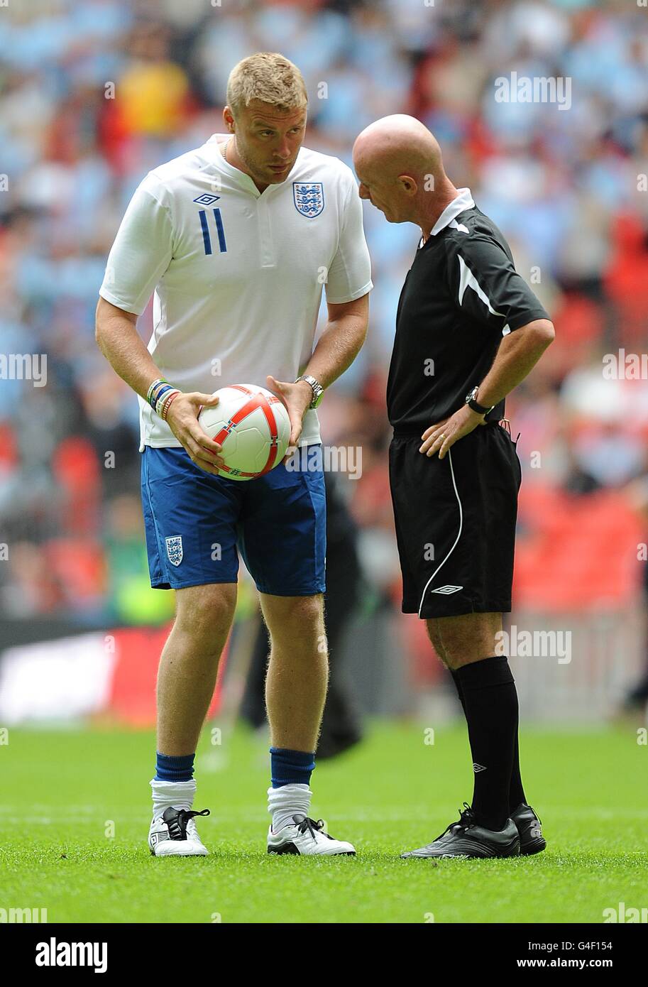 Soccer - FA Community Shield - Manchester City v Manchester United ...