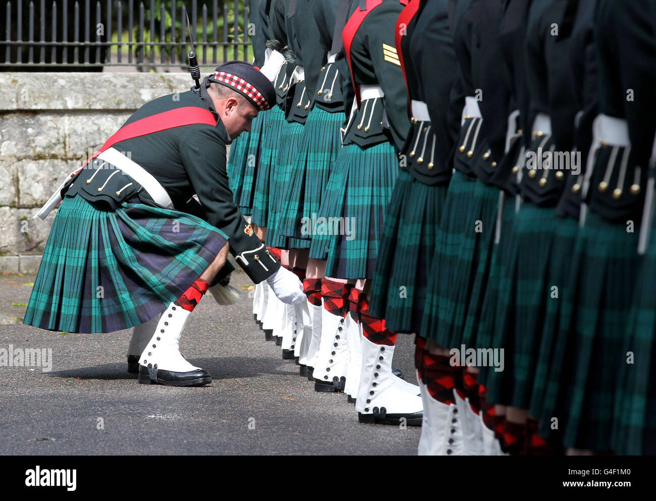 Queen takes up residence at Balmoral Stock Photo - Alamy