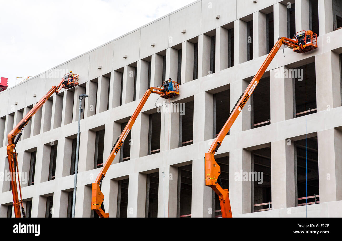 Aerial work platforms hi-res stock photography and images - Alamy