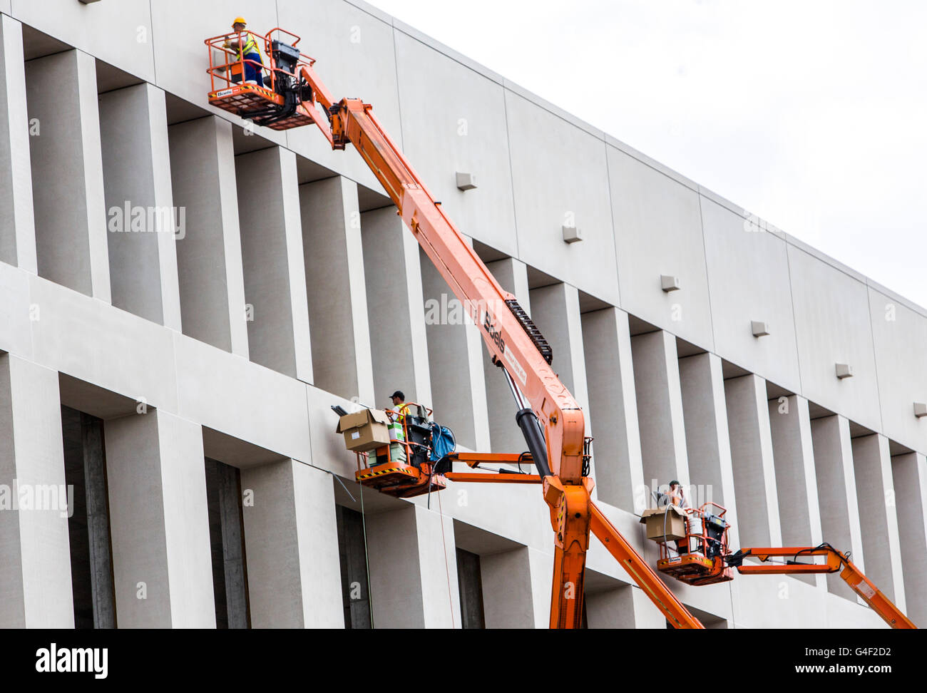 Aerial work platforms hi-res stock photography and images - Alamy