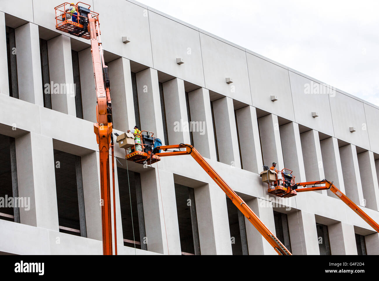 Aerial work platforms hi-res stock photography and images - Alamy