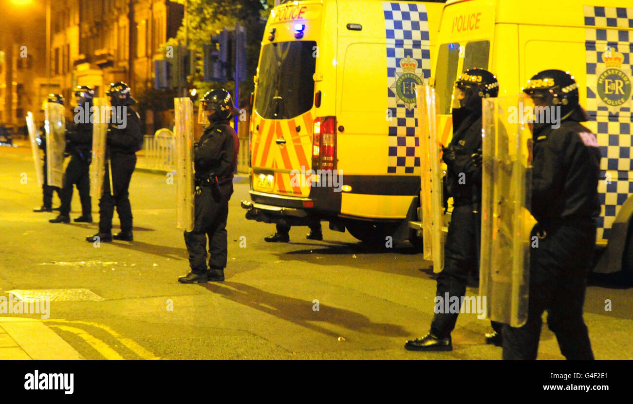 Riot shields riot police hi-res stock photography and images - Alamy