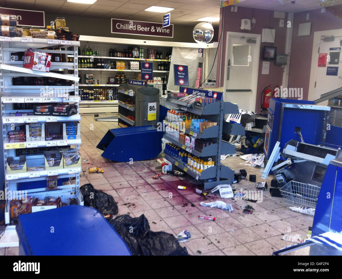 Reppic riot rioting riots gv looting riot riots rioting looting hi-res ...