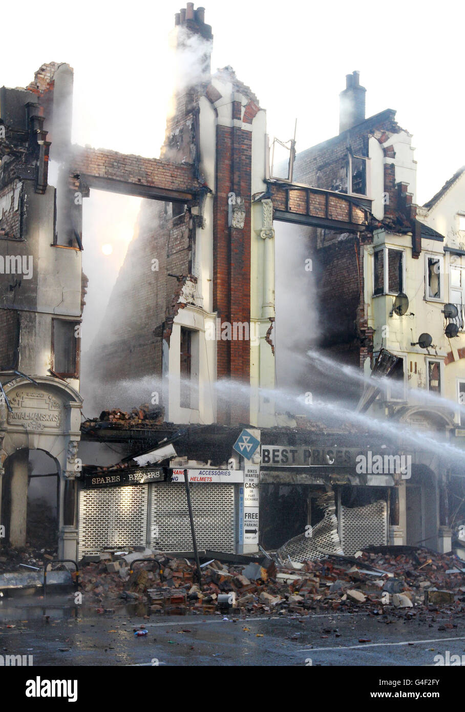 Burnt out building hi-res stock photography and images - Alamy