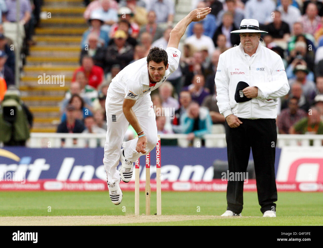 England's jimmy anderson bowling hi-res stock photography and images ...