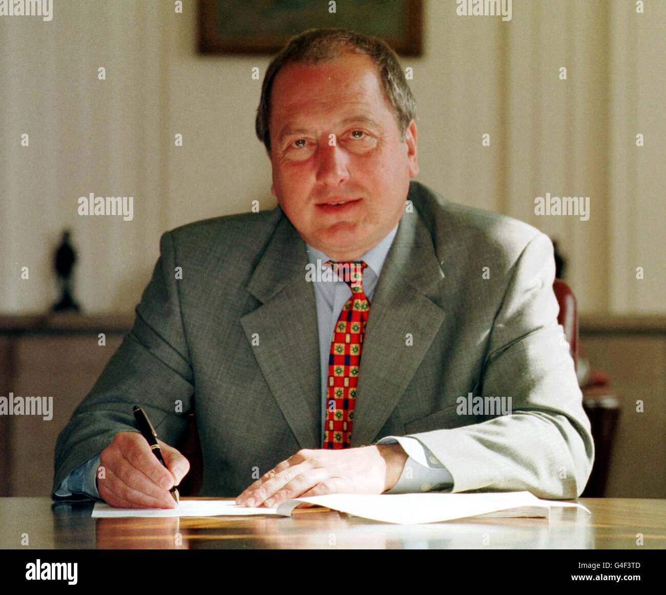 File dated 1 9 98 of ron davies hi-res stock photography and images - Alamy