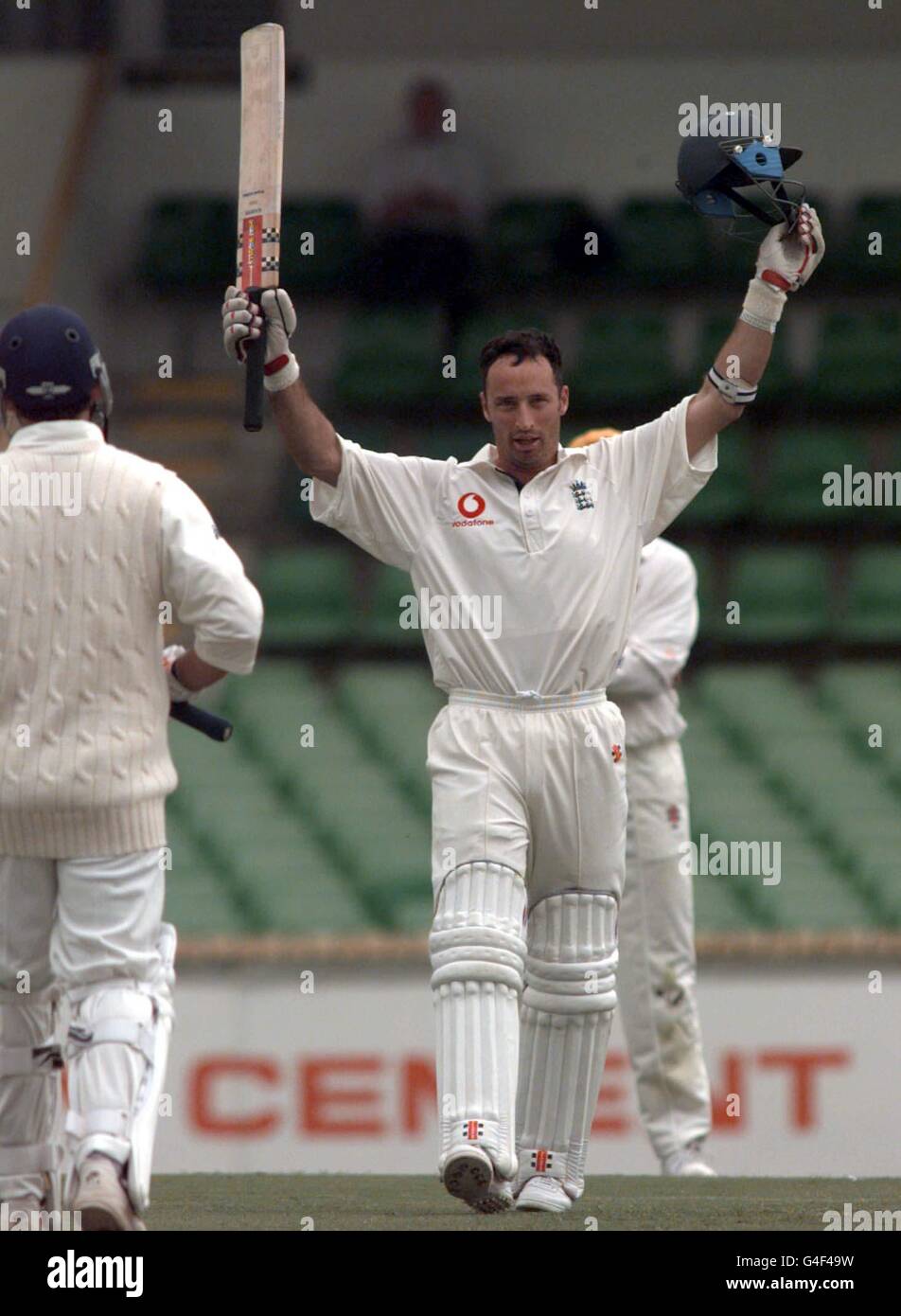 Cricket hussain 100 hi-res stock photography and images - Alamy