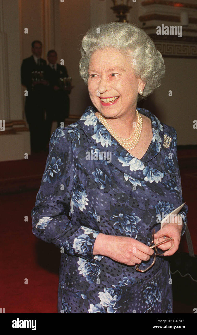 Queen elizabeth ii smiles during reception for her eldest son hi-res ...
