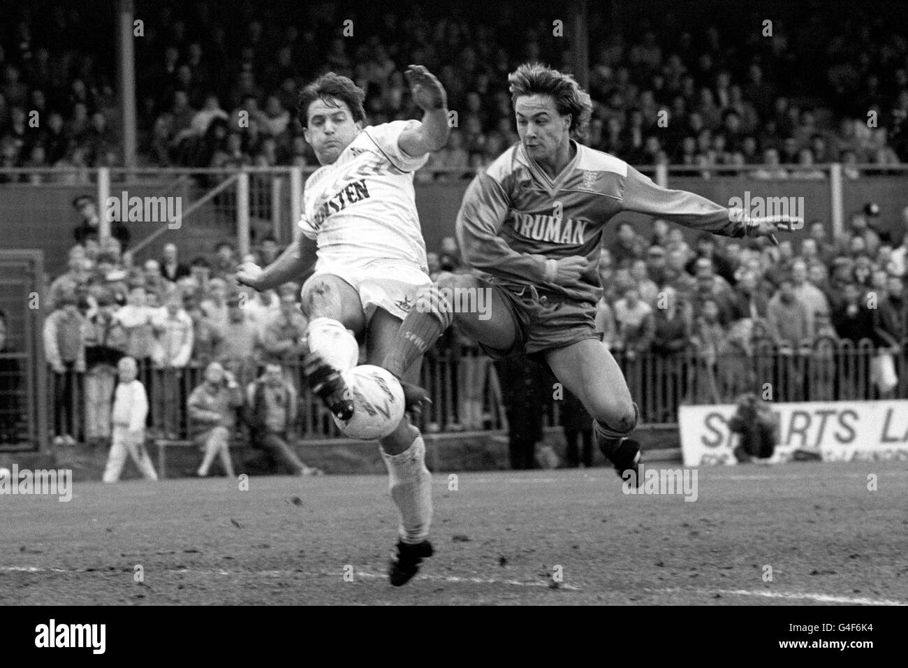 Gary mabbutt tottenham hotspur hi-res stock photography and images - Alamy