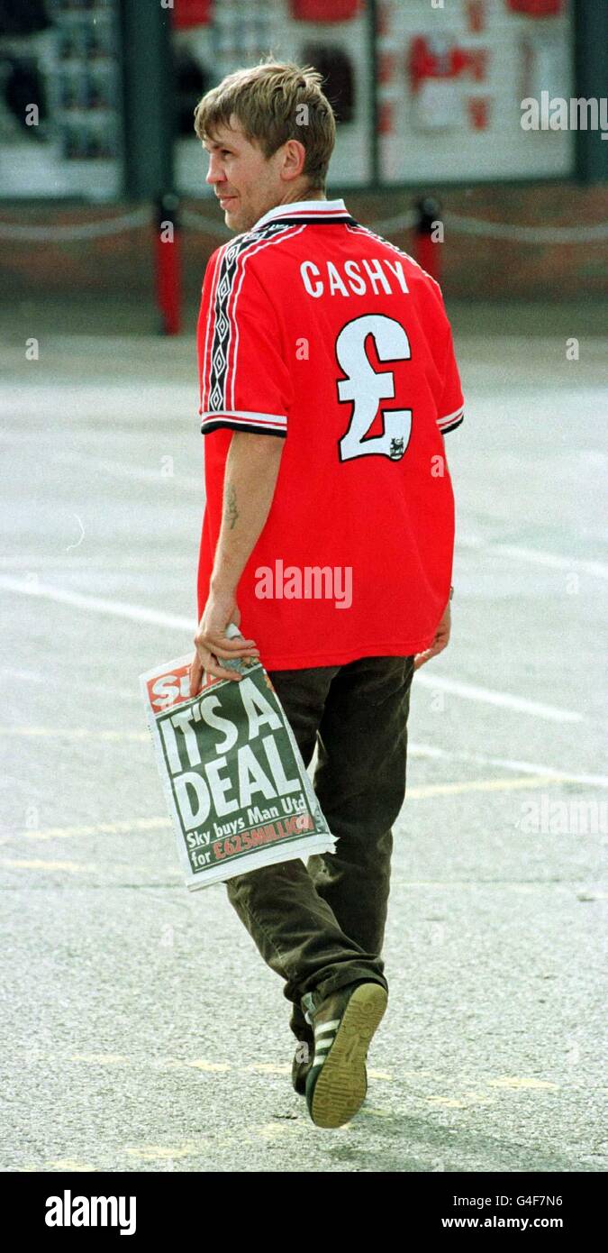 Old trafford today wed hi-res stock photography and images - Alamy