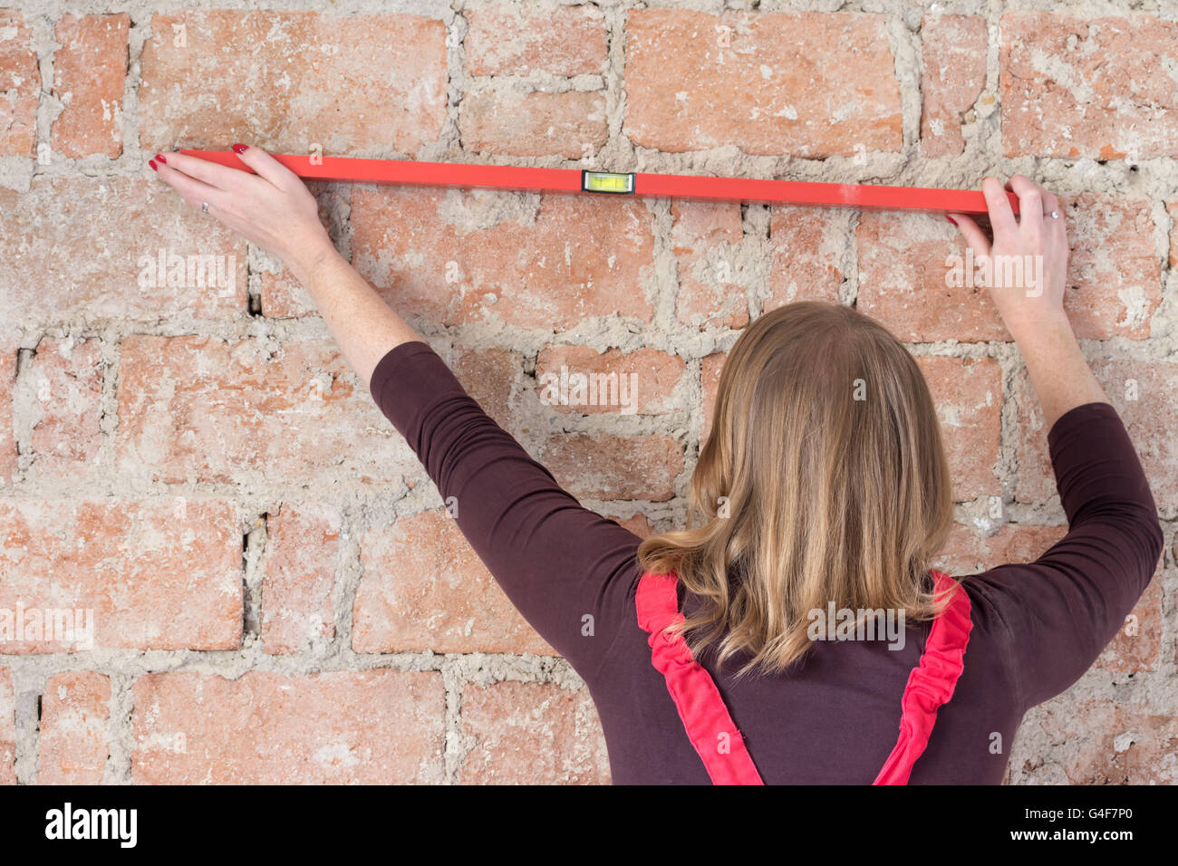 Spirit level on brick hi-res stock photography and images - Alamy