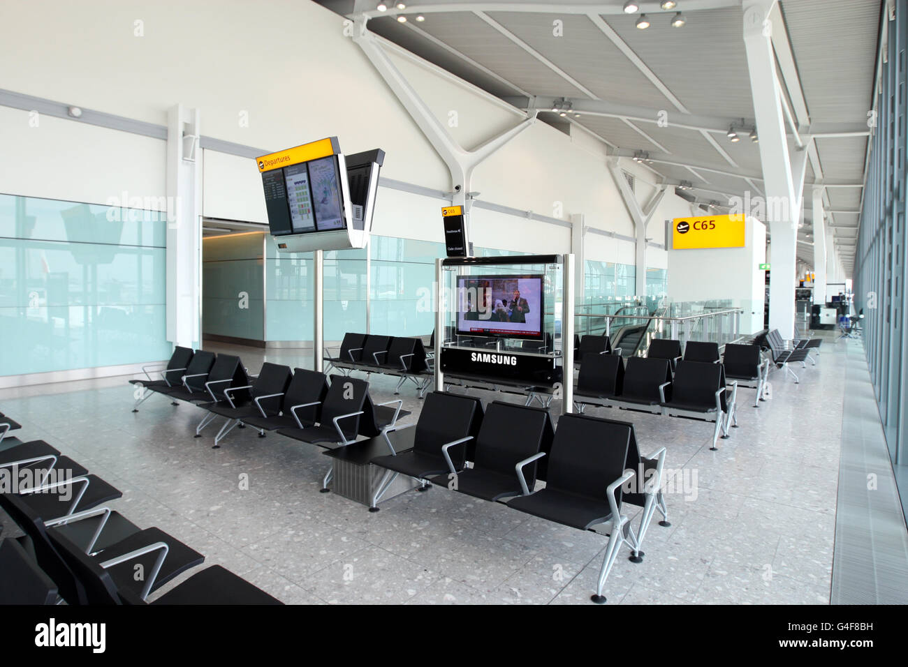 Heathrow Stock. Terminal 5C at London's Heathrow Airport Stock Photo ...
