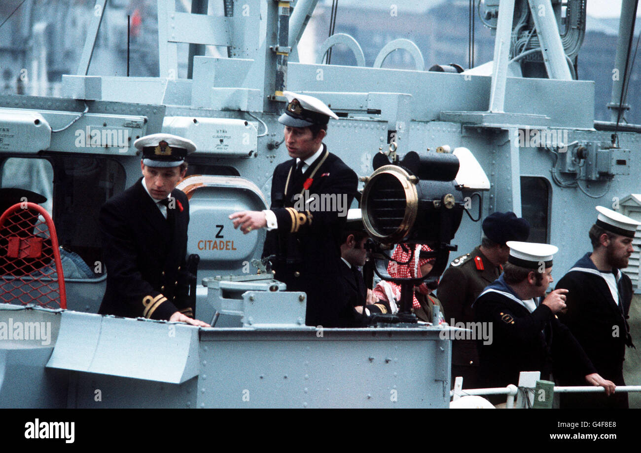 PRINCE CHARLES BERTHING HIS 360 TON MINESWEEPER HMS BRONINGTON AT TOWER ...
