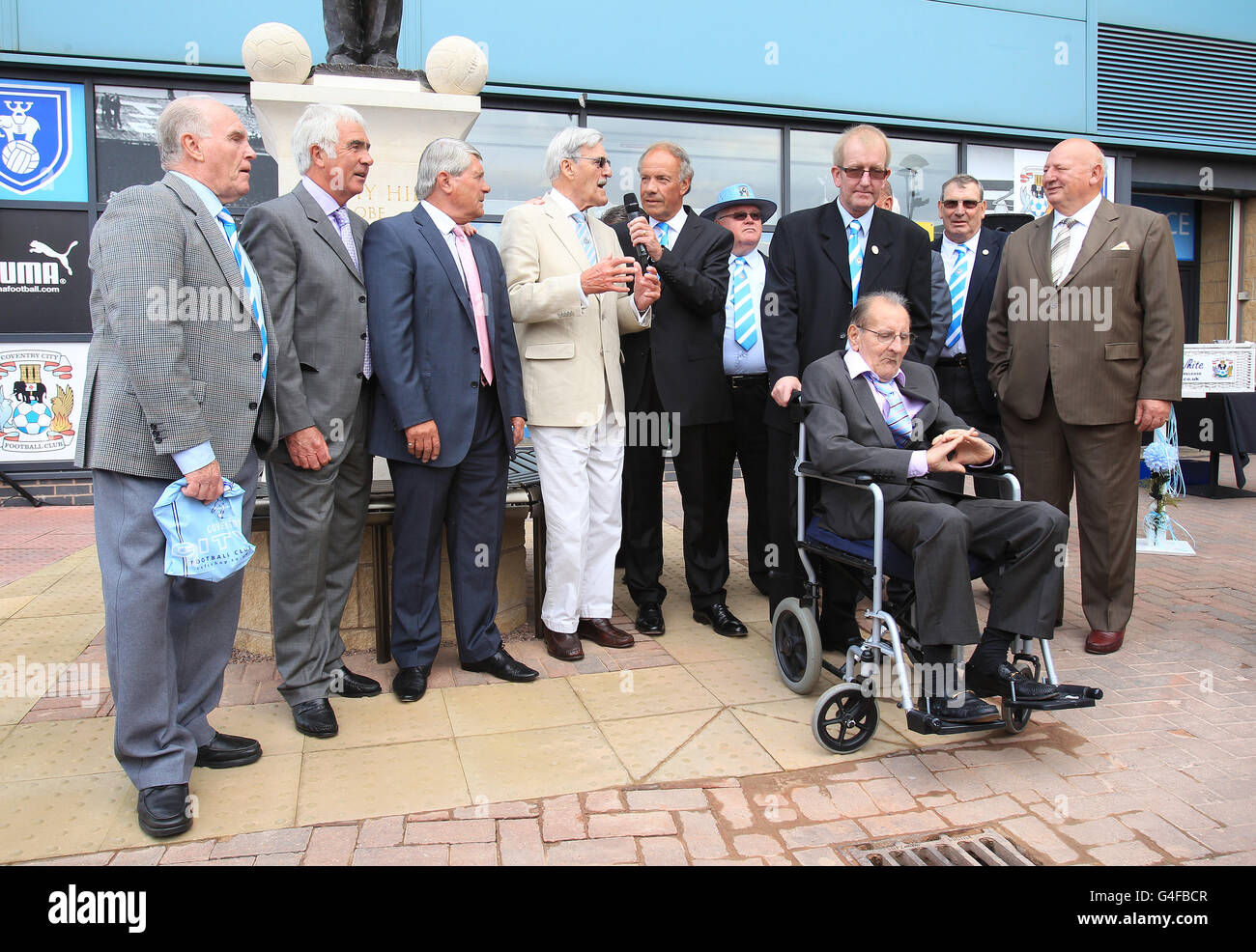 Soccer - Jimmy Hill Statue Unveiling - Ricoh Arena Stock Photo - Alamy