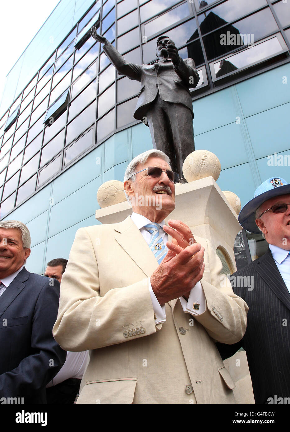 Soccer - Jimmy Hill Statue Unveiling - Ricoh Arena Stock Photo - Alamy
