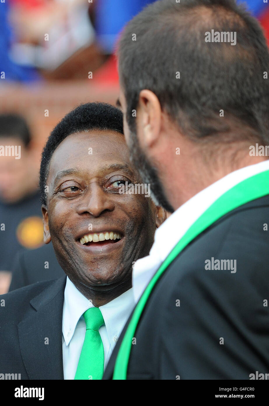 Pele and New York Cosmos manager Eric Cantona during the Paul Scholes ...