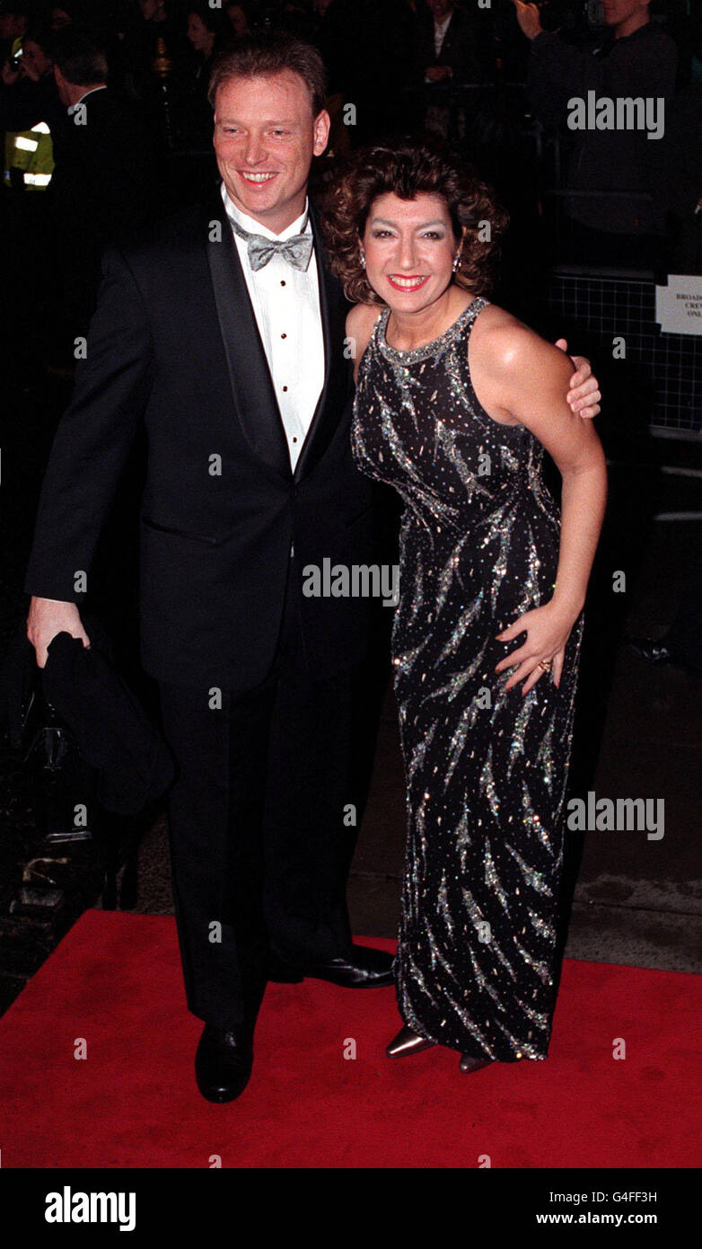 Jane mcdonald cruise hi-res stock photography and images - Alamy