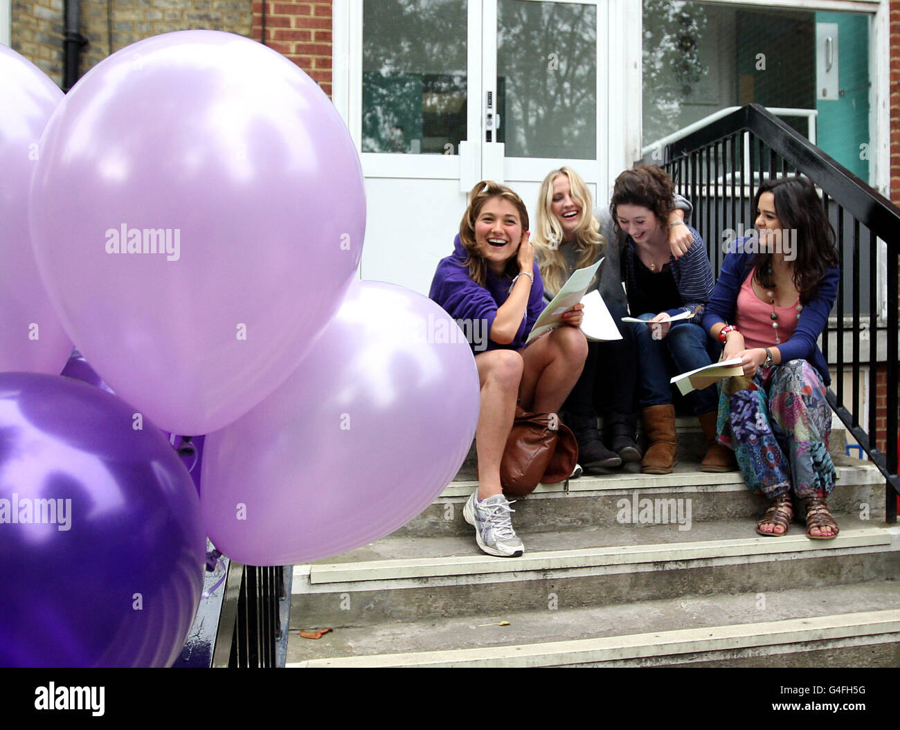 Left to right jessica reeves hi-res stock photography and images - Alamy