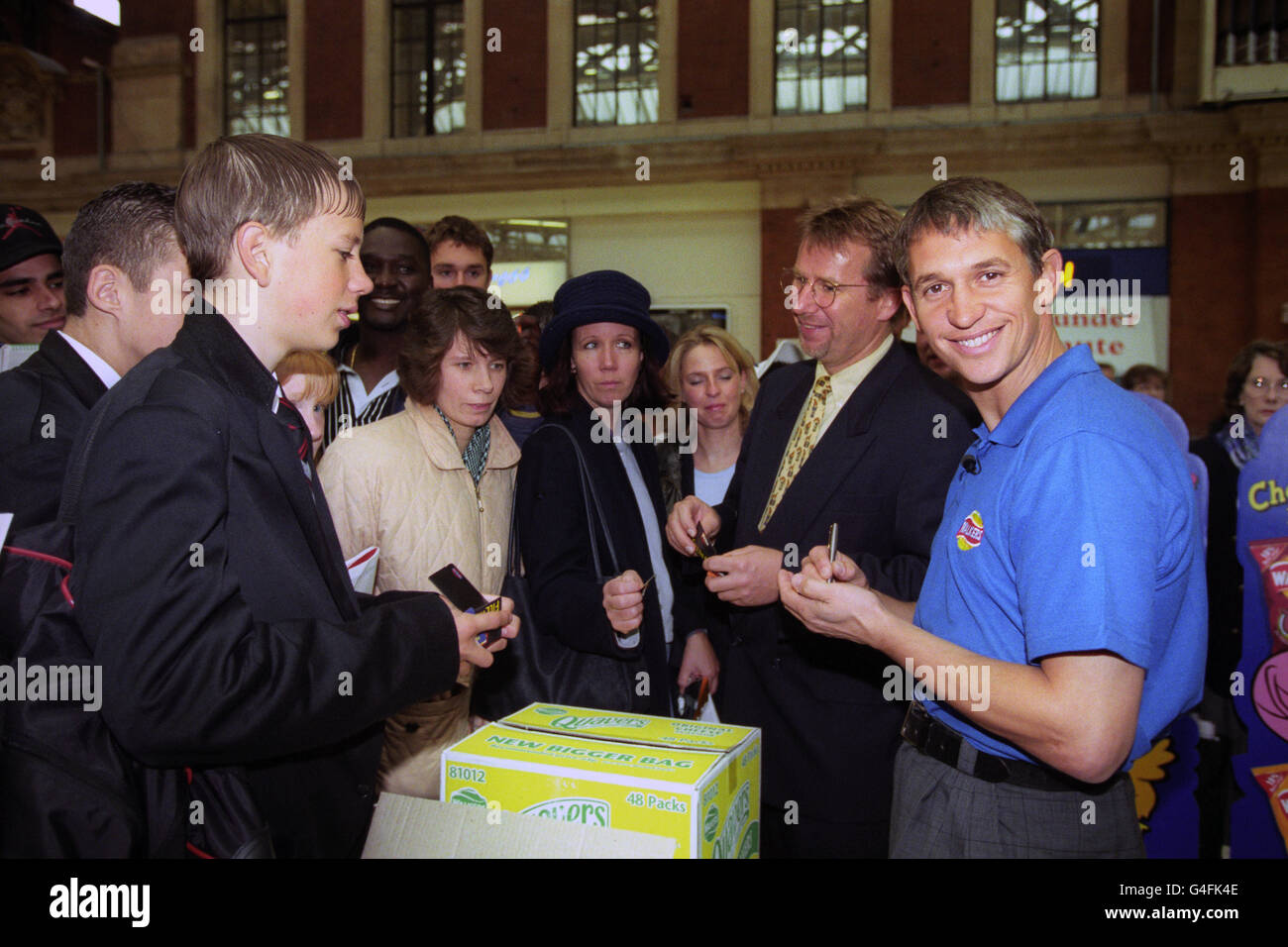 Former england footballer gary lineker at victoria station hi-res stock ...