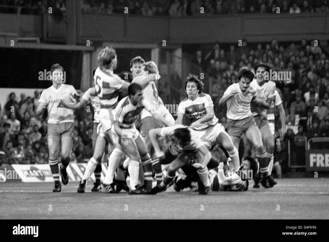 Queens park rangers v everton Black and White Stock Photos & Images - Alamy