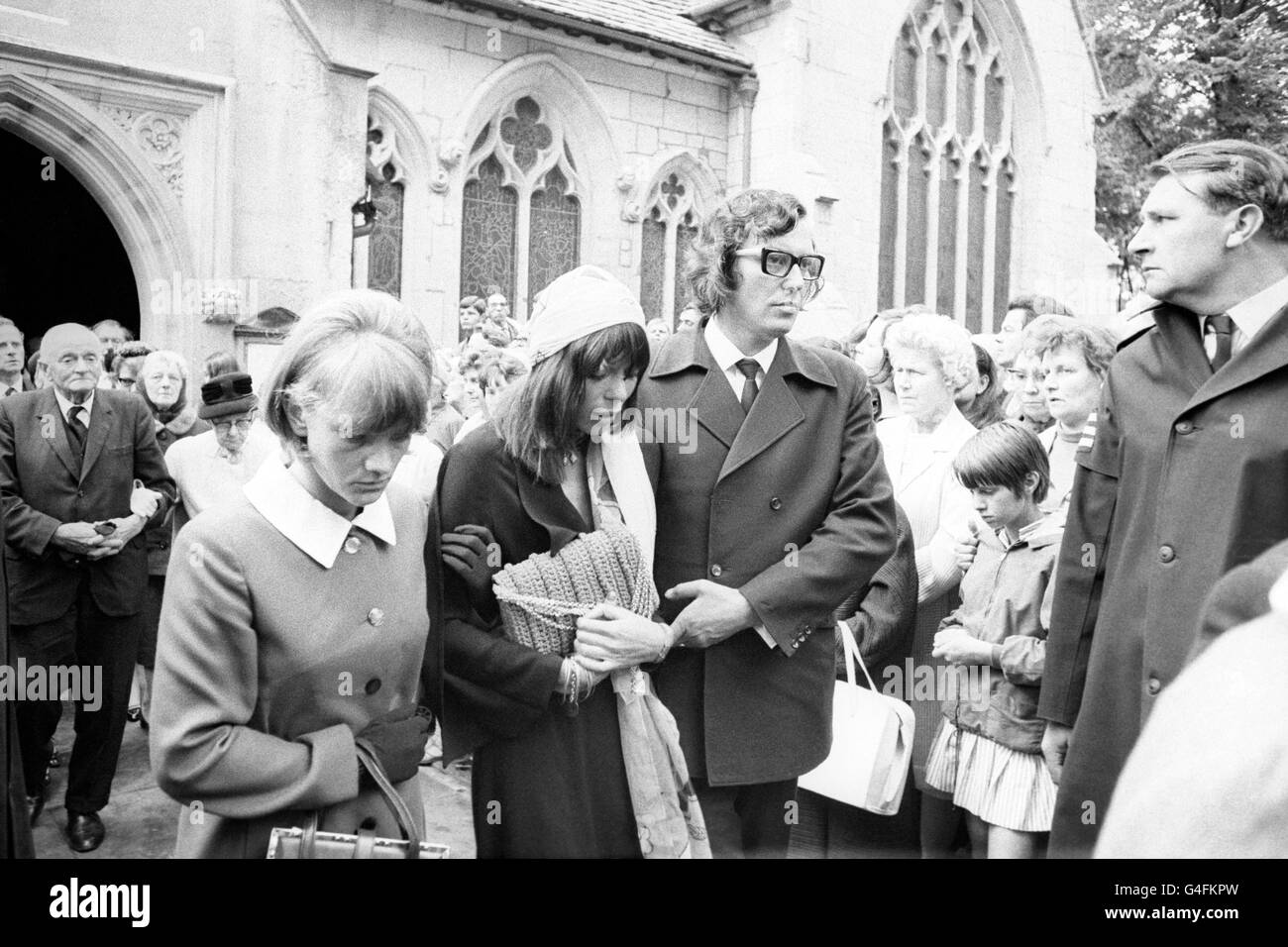 Funeral De Brian Jones UK Police To Review Rolling Stones Guitarist