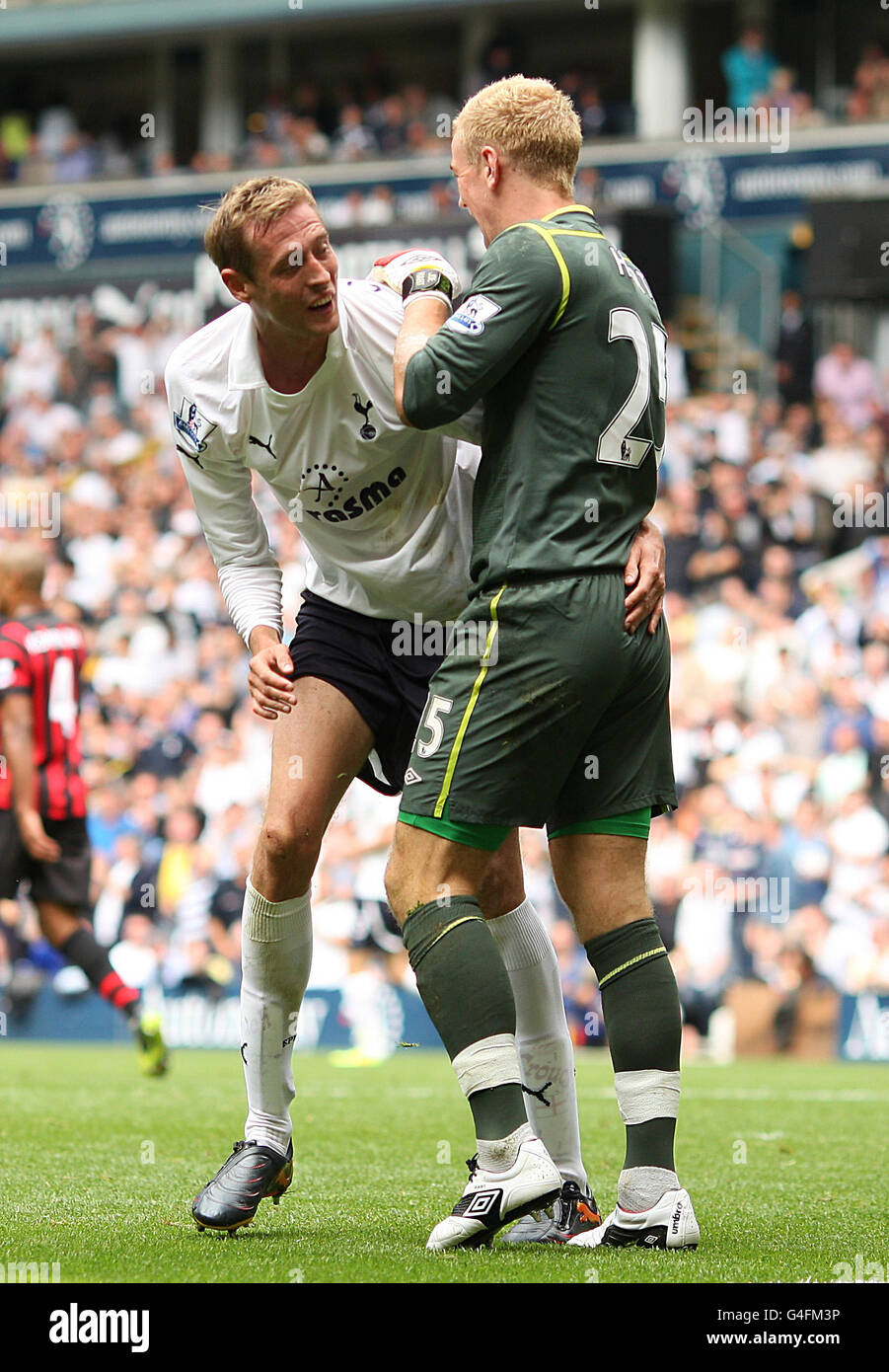 Tottenham hotspurs peter crouch goalkeeper hi-res stock photography and ...
