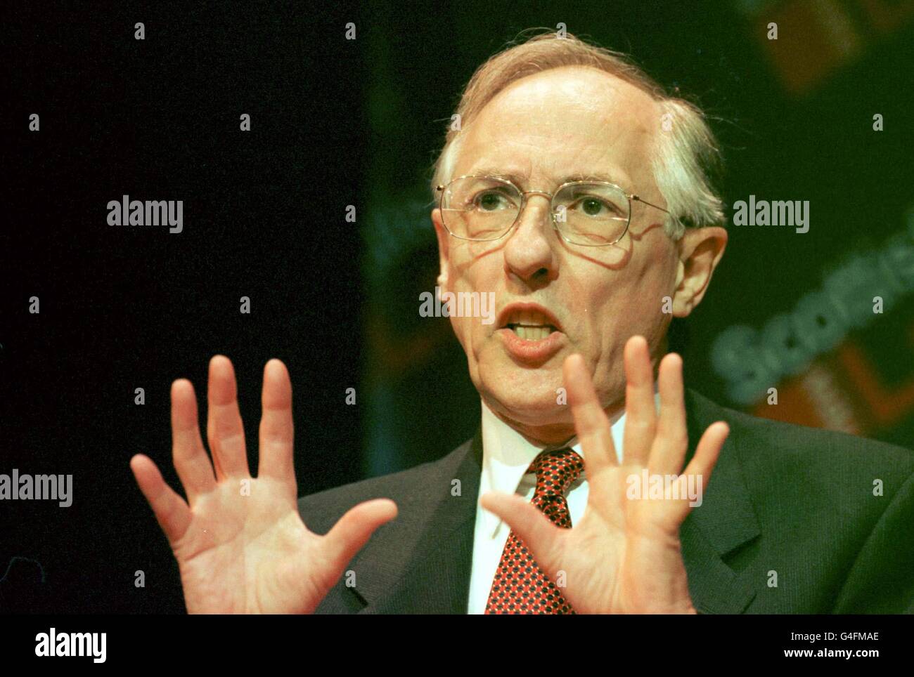 Labour conf donald dewar hi-res stock photography and images - Alamy