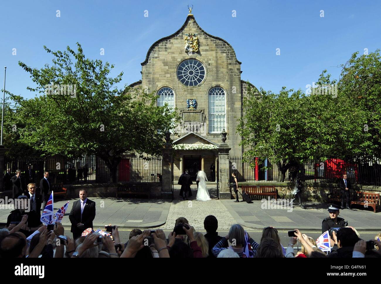 Zara Phillips with her father Mark arriving for her wedding to Mike ...
