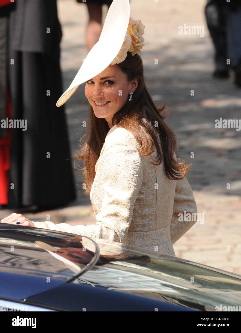 The Duchess of Cambridge arrives for the wedding of Zara Phillips and ...