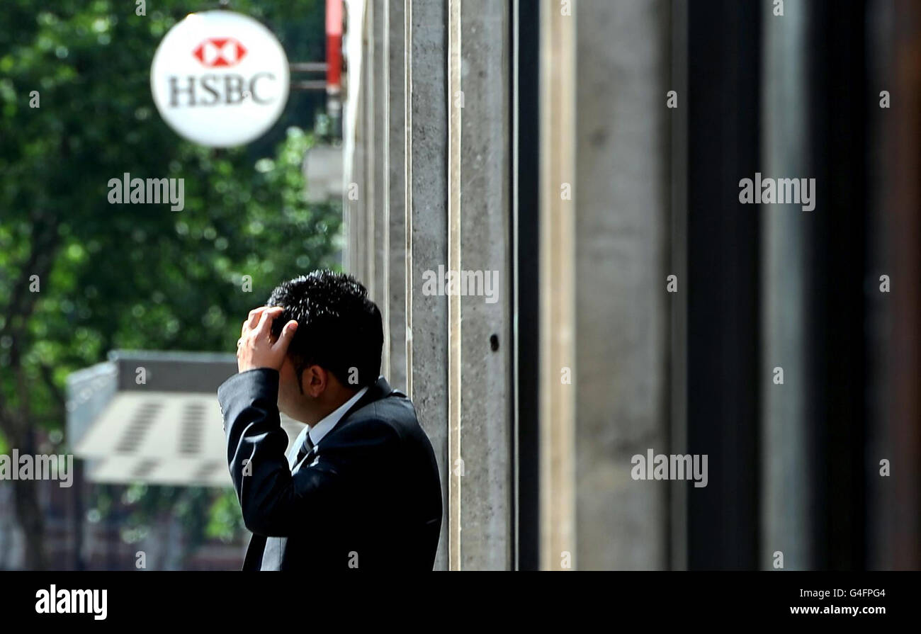 Hsbc branch staff hi-res stock photography and images - Alamy