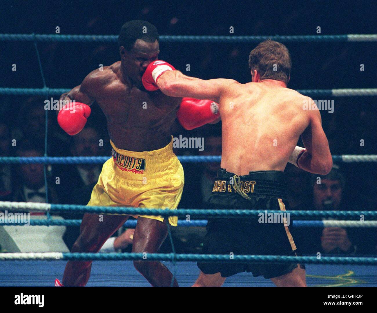 HENRY WHARTON LANDS A FULL-FACE PUNCH AT CHRIS EUBANK Stock Photo - Alamy