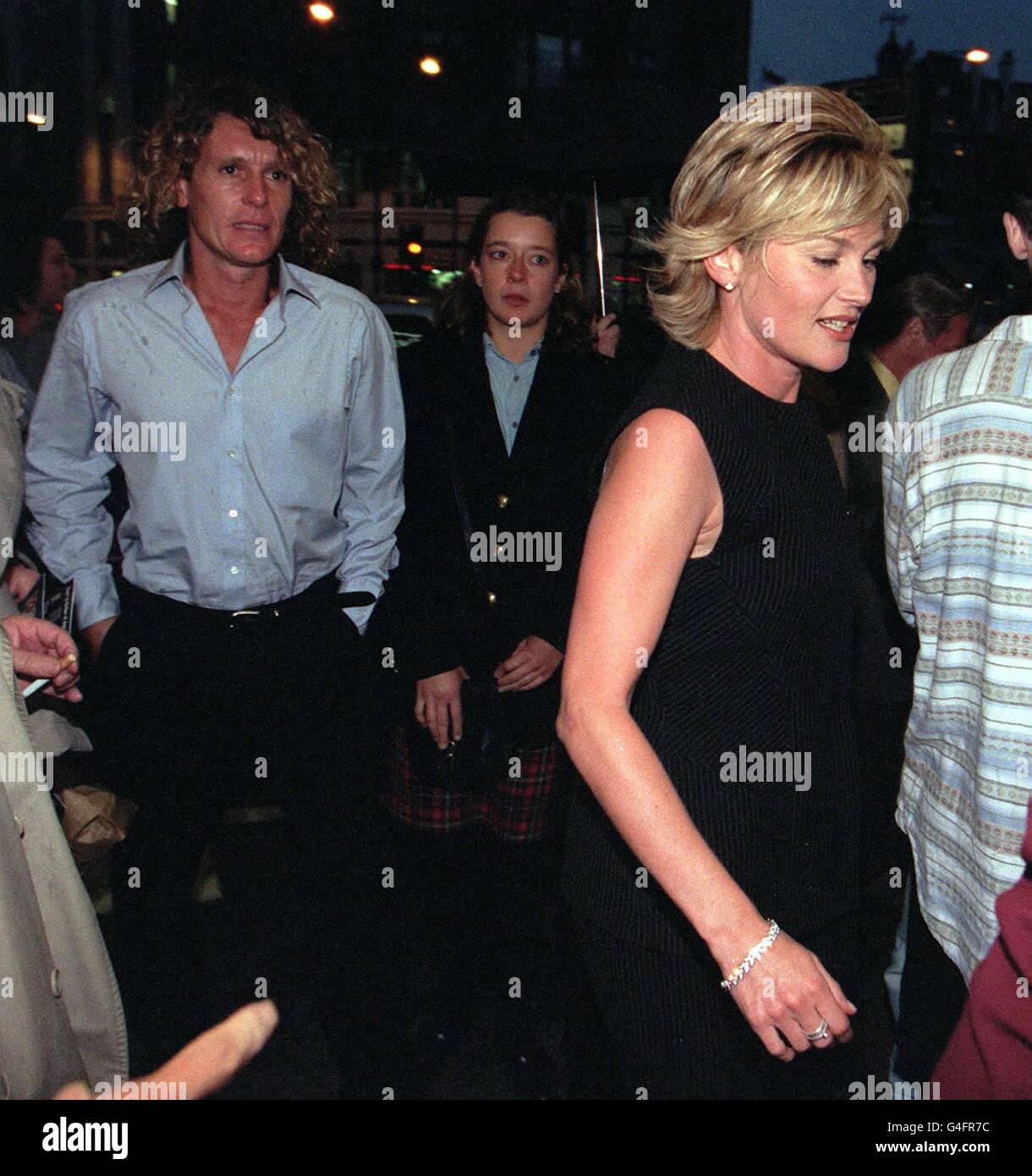 Annie victoria palace theatre hi-res stock photography and images - Alamy