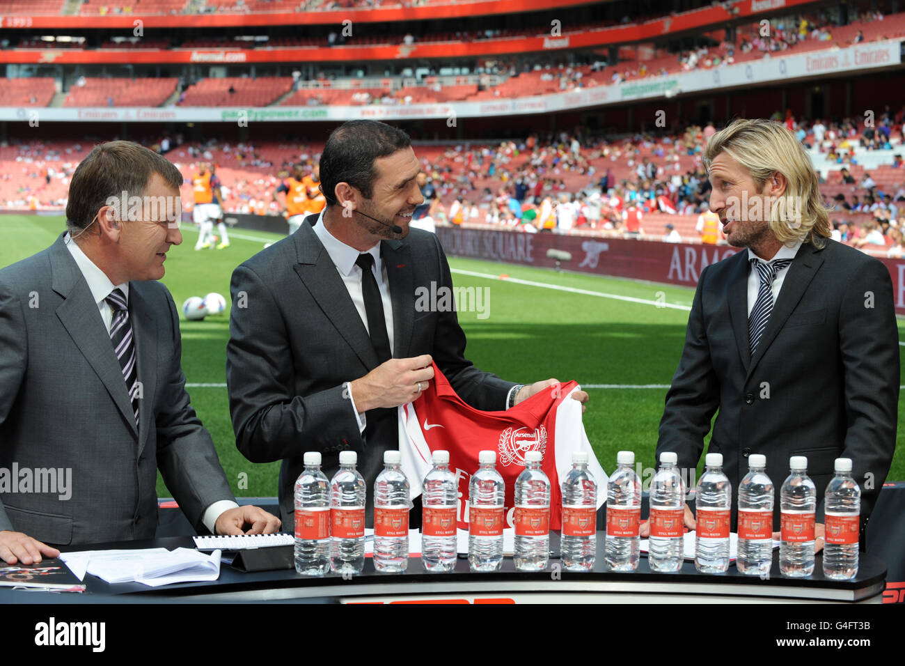 Martin keown robbie savage left to right before match hi-res stock ...