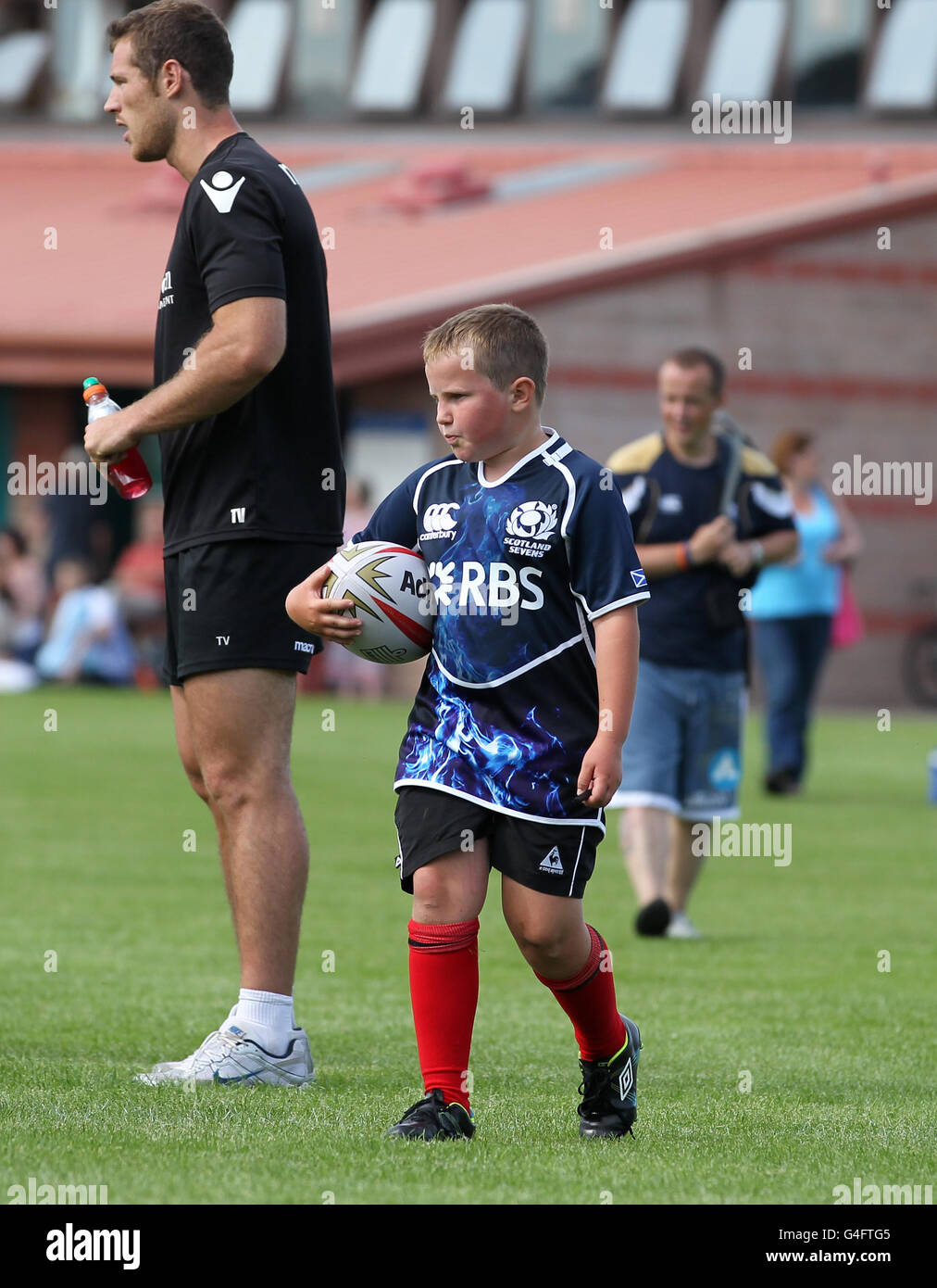 Rugby coach kids hi-res stock photography and images - Alamy