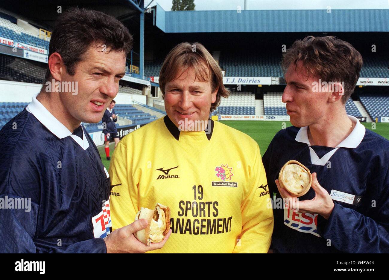 L-R, Former Scotland Rugby Union captain Gavin Hastings, former ...