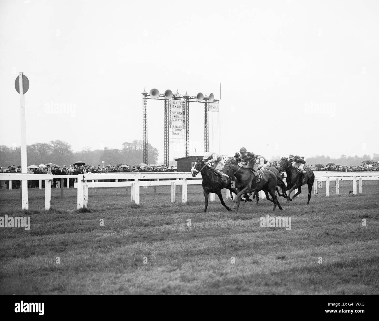 Horse Racing - The Rosebery Stakes - Kempton Park Racecourse. Action ...