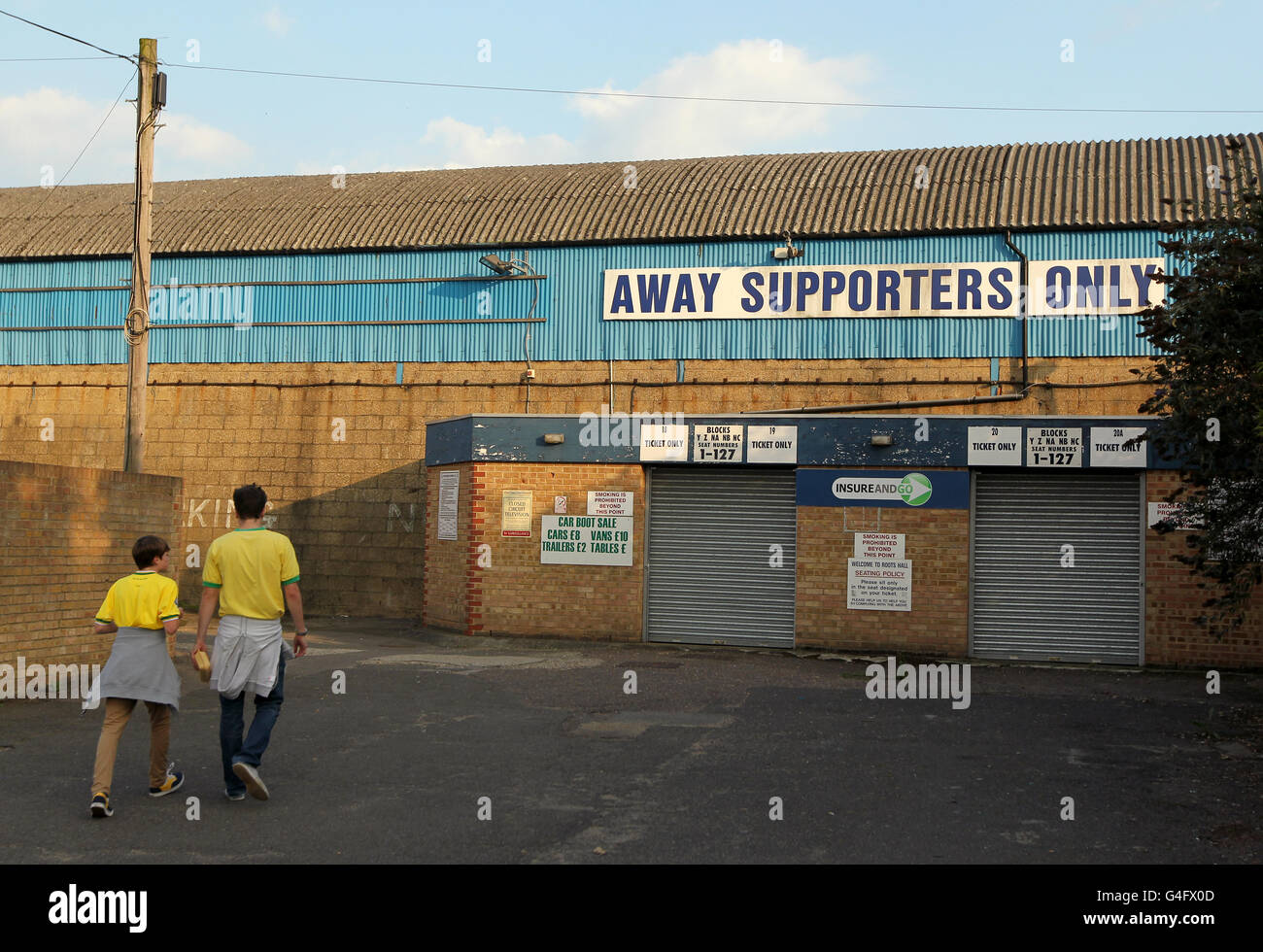 Roots hall stand hi-res stock photography and images - Alamy