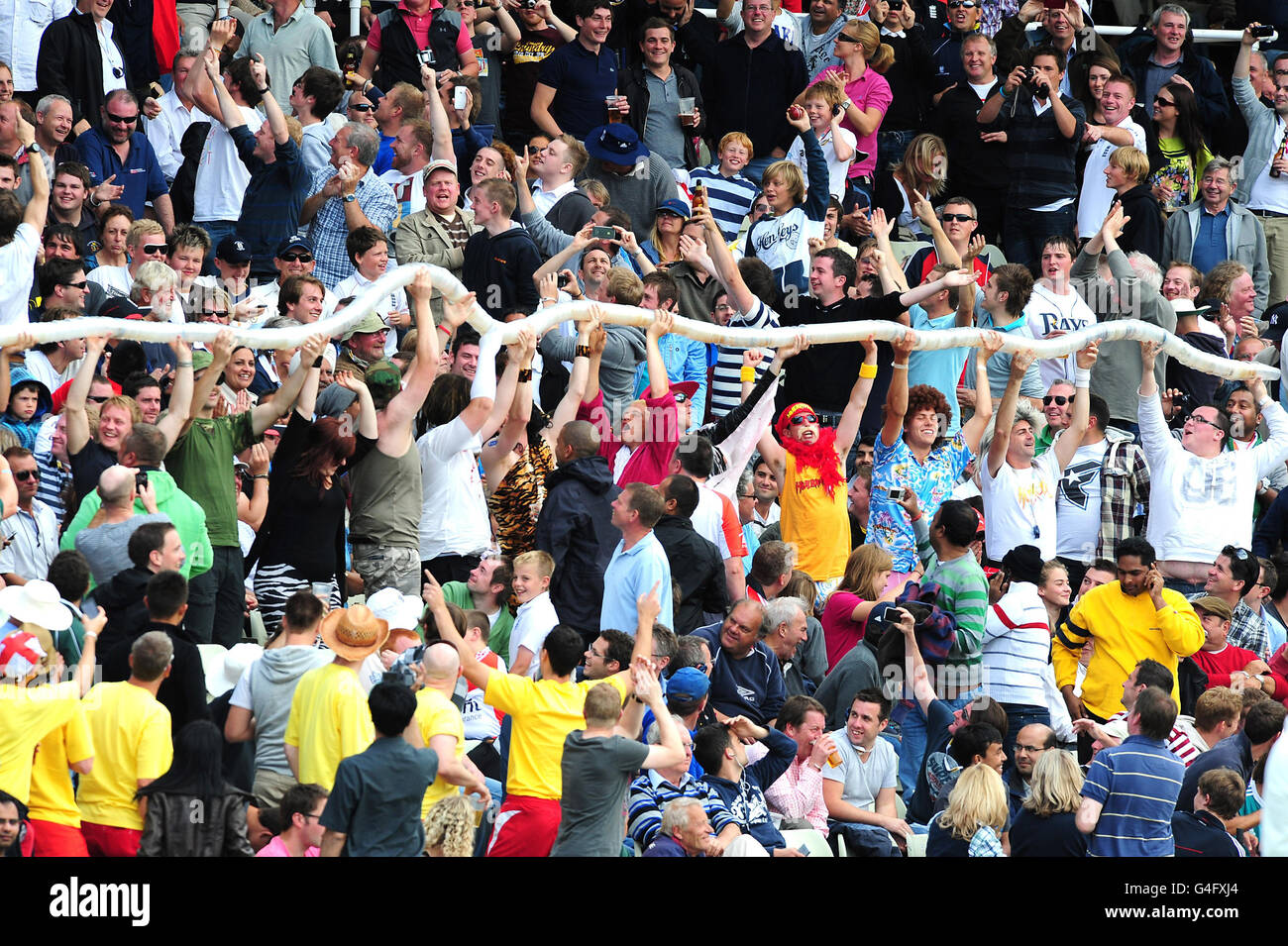 Cricket spectators hi-res stock photography and images - Alamy