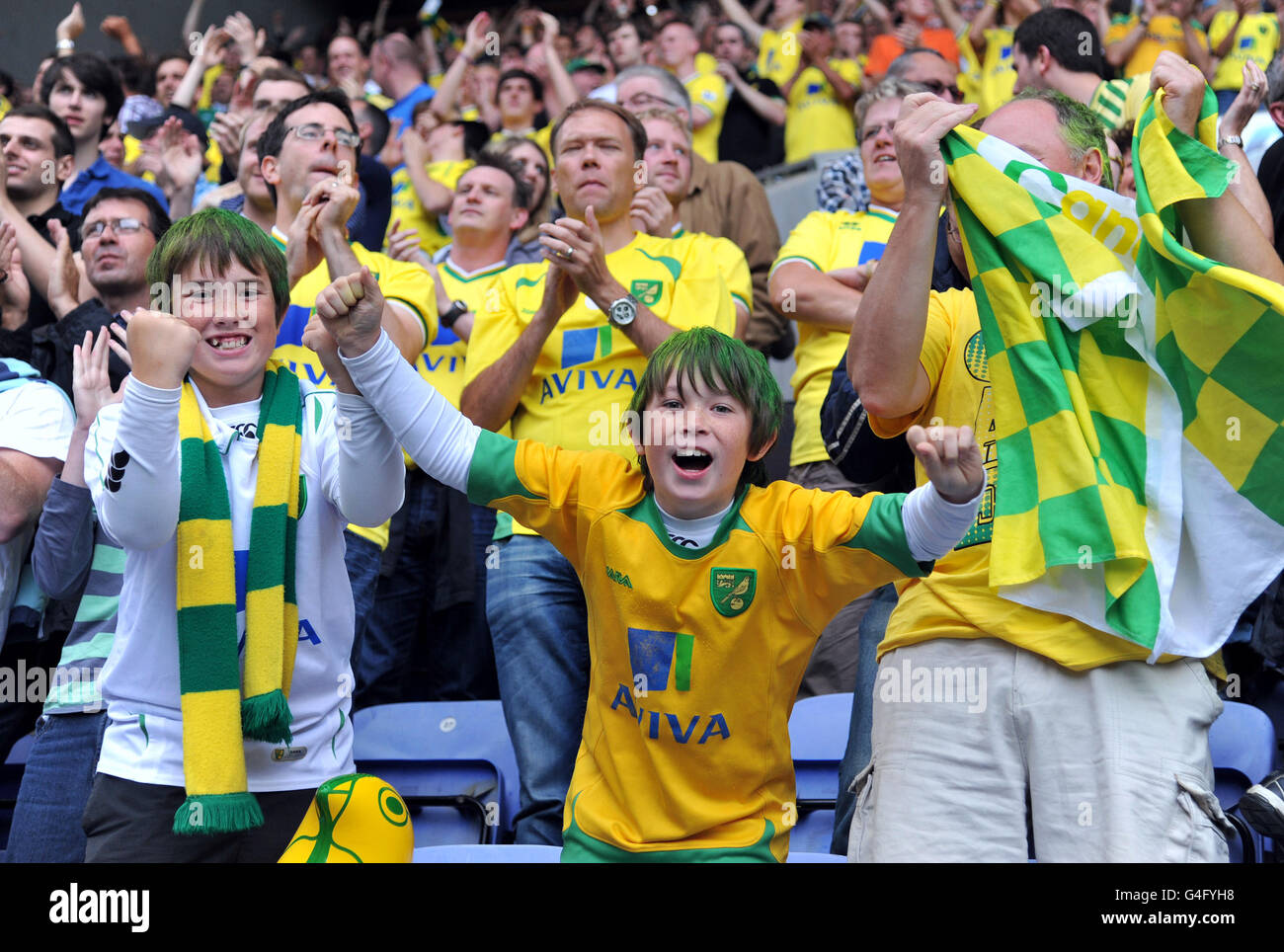 Norwich city fans celebrate their equalising goal hi-res stock ...